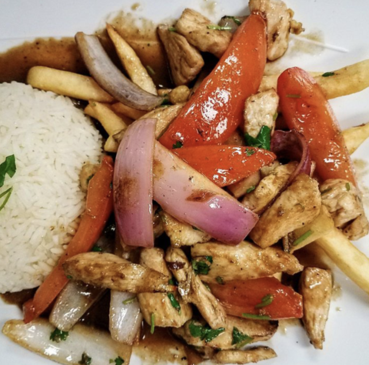 pollo saltado